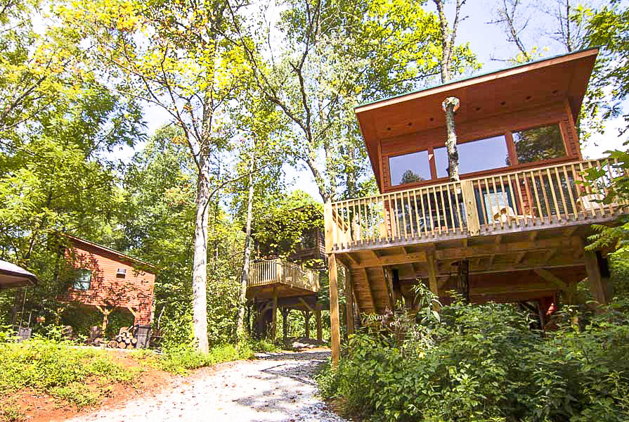 Cherry – Rivers Edge Treehouse Resort